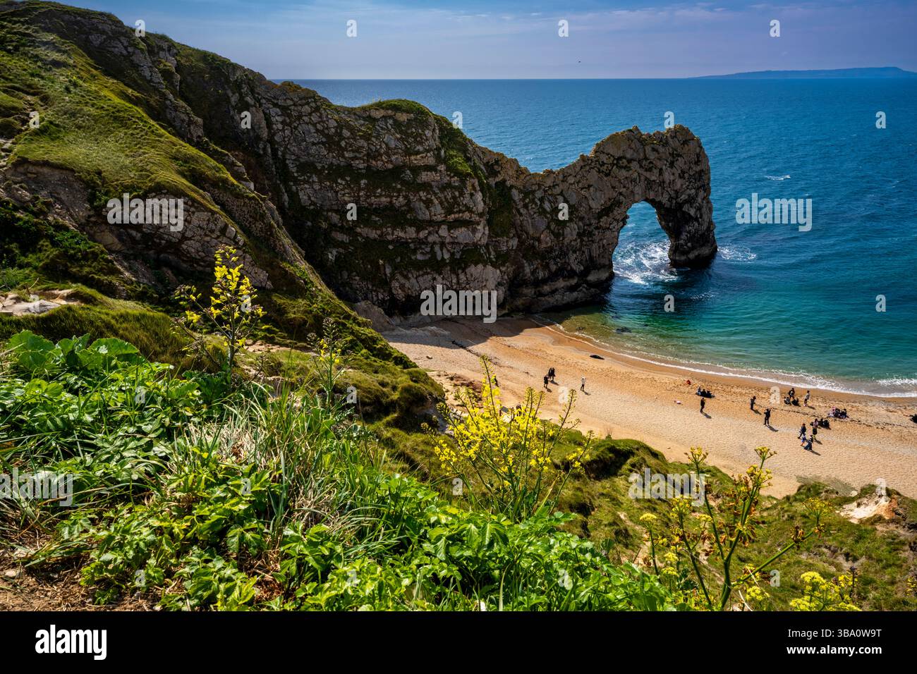 Durdle Door from the clifftop path Isle of Purbeck, Dorset, England ...
