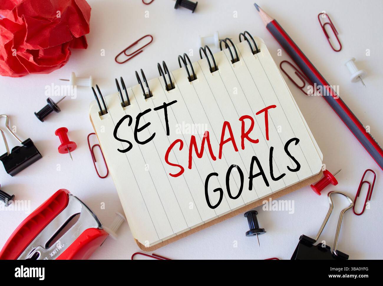 Set smart goals symbol. Concept words Set smart goals on white notebook ...