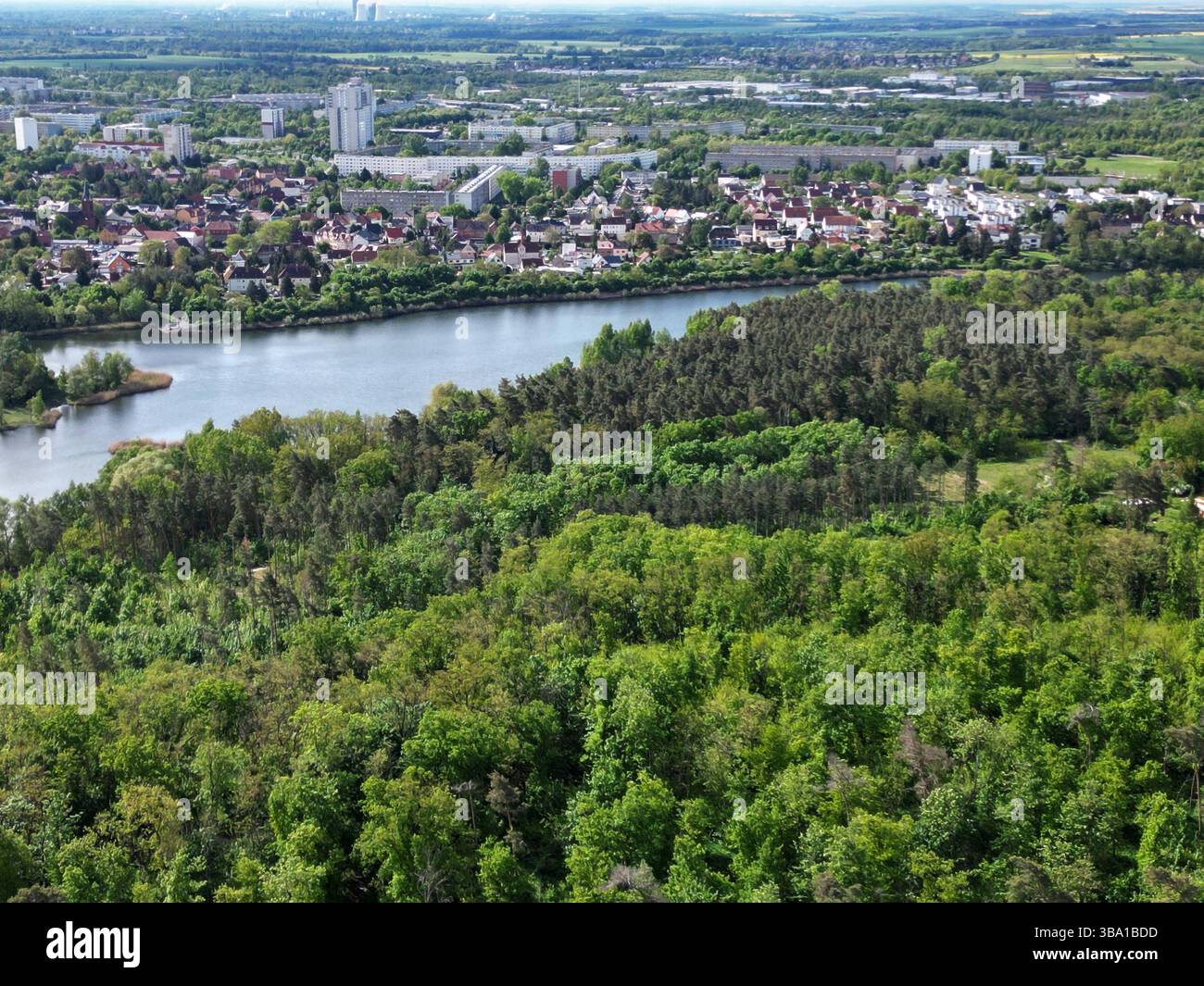 05.05.2025 Sachsen Anhalt Sachsen-Anhalt Halle Saale Luftbild ...