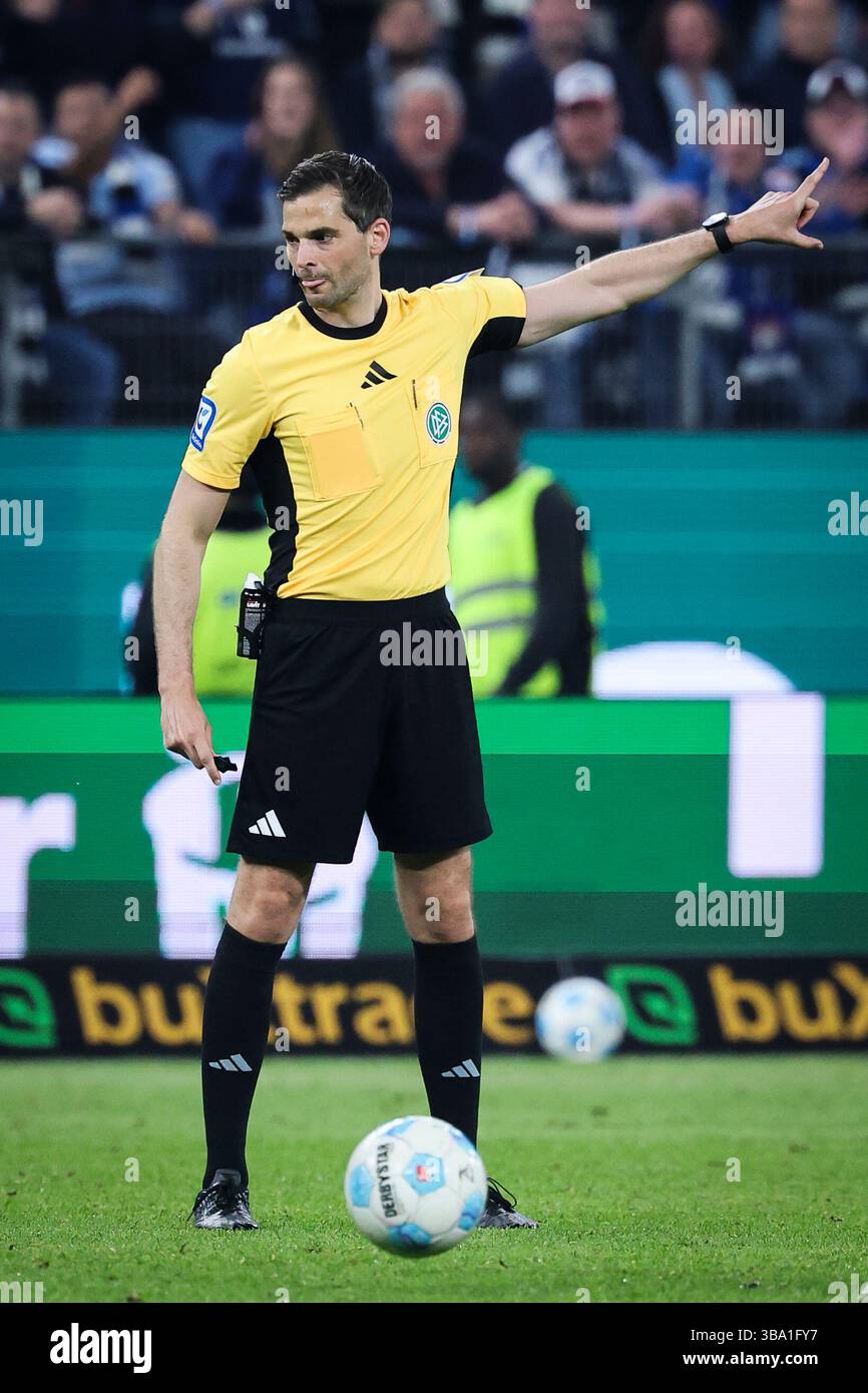 Hamburg, Germany. 10th May, 2025. Soccer: Bundesliga 2, Hamburger SV ...