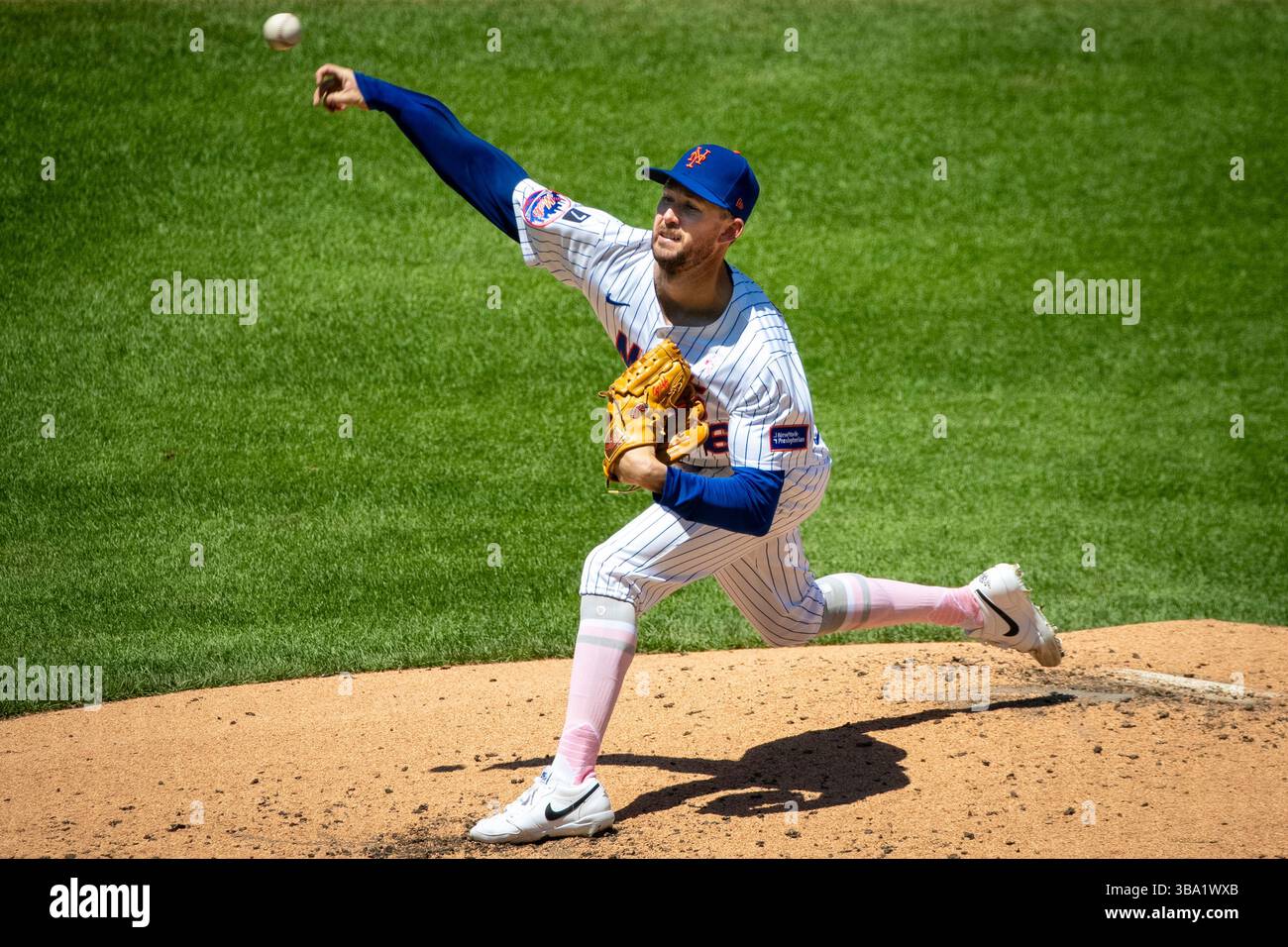 New York Mets pitcher Griffin Canning (46) pitches during the third ...