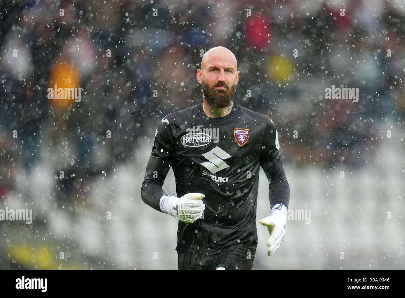 Torino, Italia. 11th May, 2025. Torino's goalkeeper Vanja Milinkovic ...