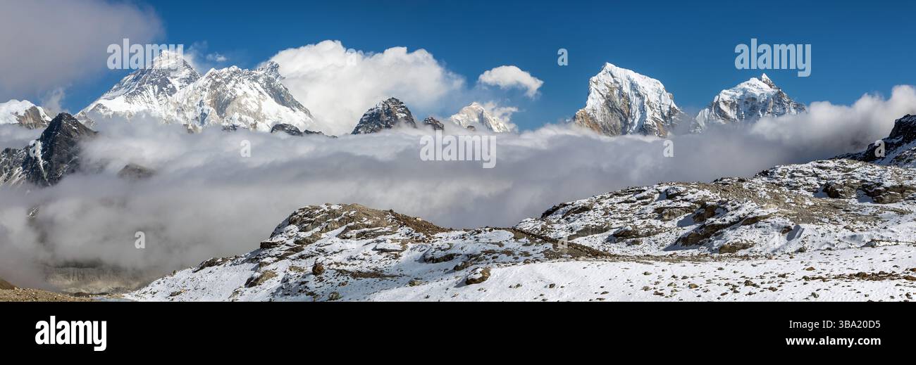 Mount Everest Mt Lhotse and Makalu peak from Renjo pass, way to Everest ...
