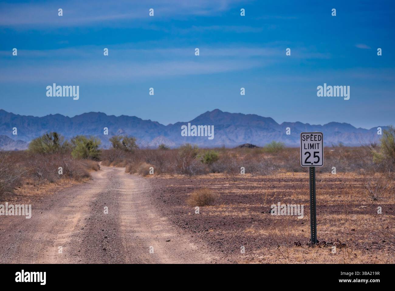 Speed limit sign, El Camino del Diablo, Arizona Stock Photo - Alamy