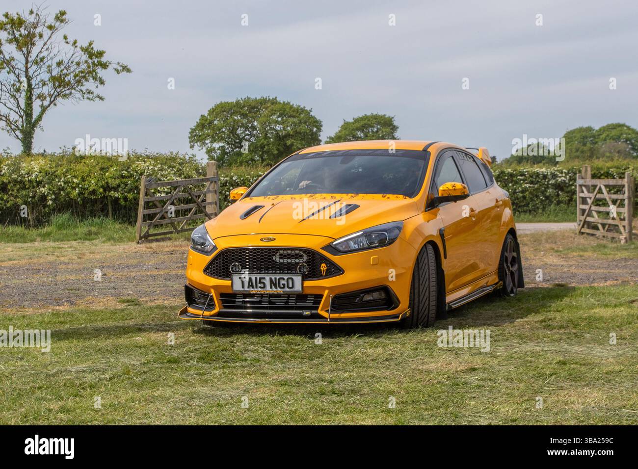 2016 Yellow Ford Focus St-3 Turbo Ecoboost 250 Start/Stop Car Hatchback ...