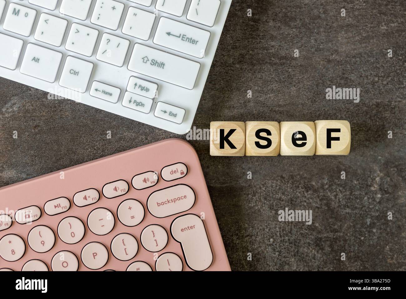 Invoice issuing hi-res stock photography and images - Alamy