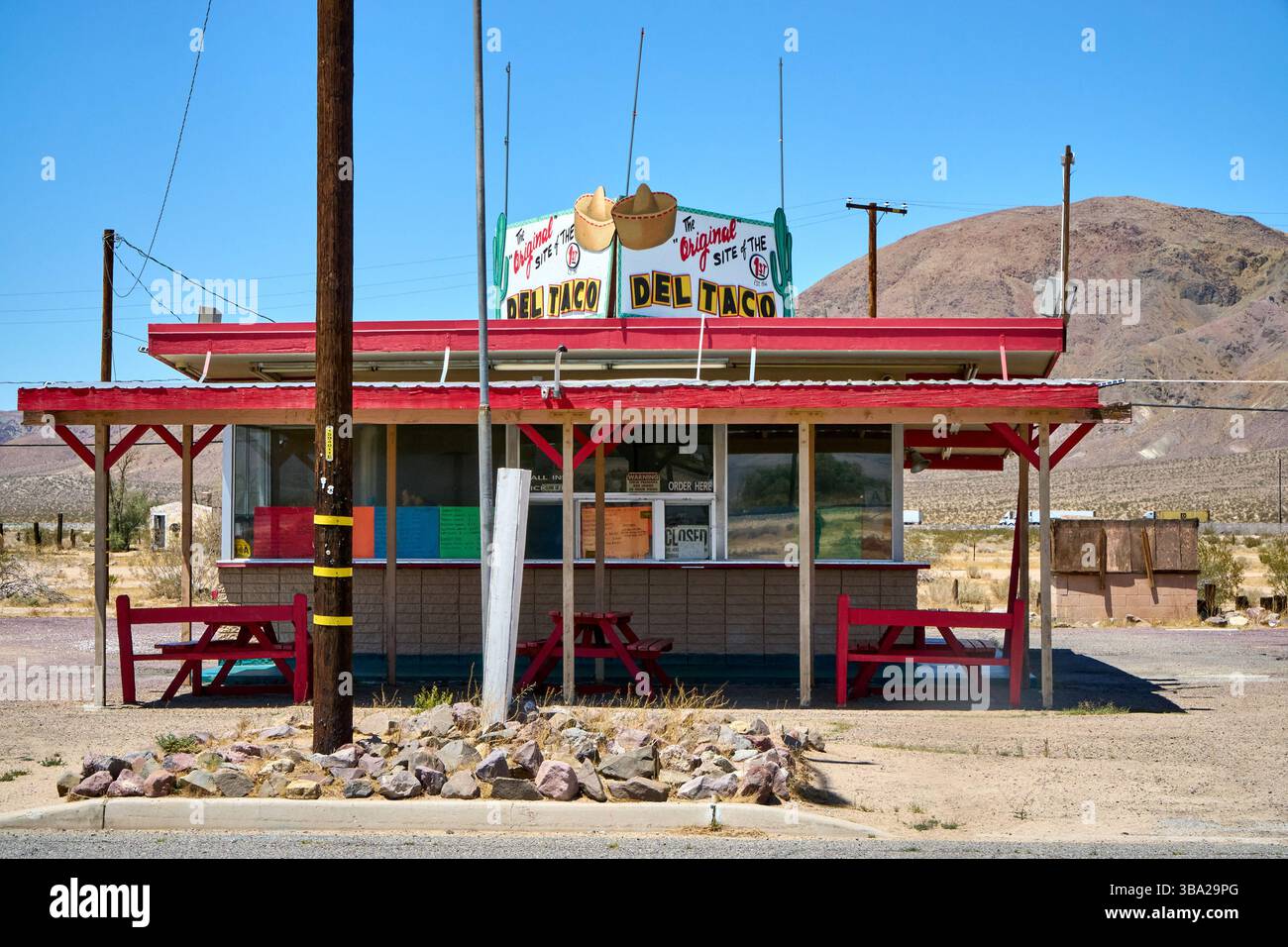 Yermo, California, USA. 7th May, 2025. Photographed Wednesday on my ...