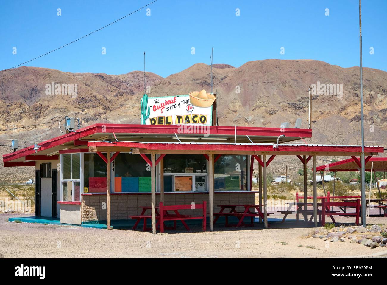 Yermo, California, USA. 7th May, 2025. Photographed Wednesday on my ...