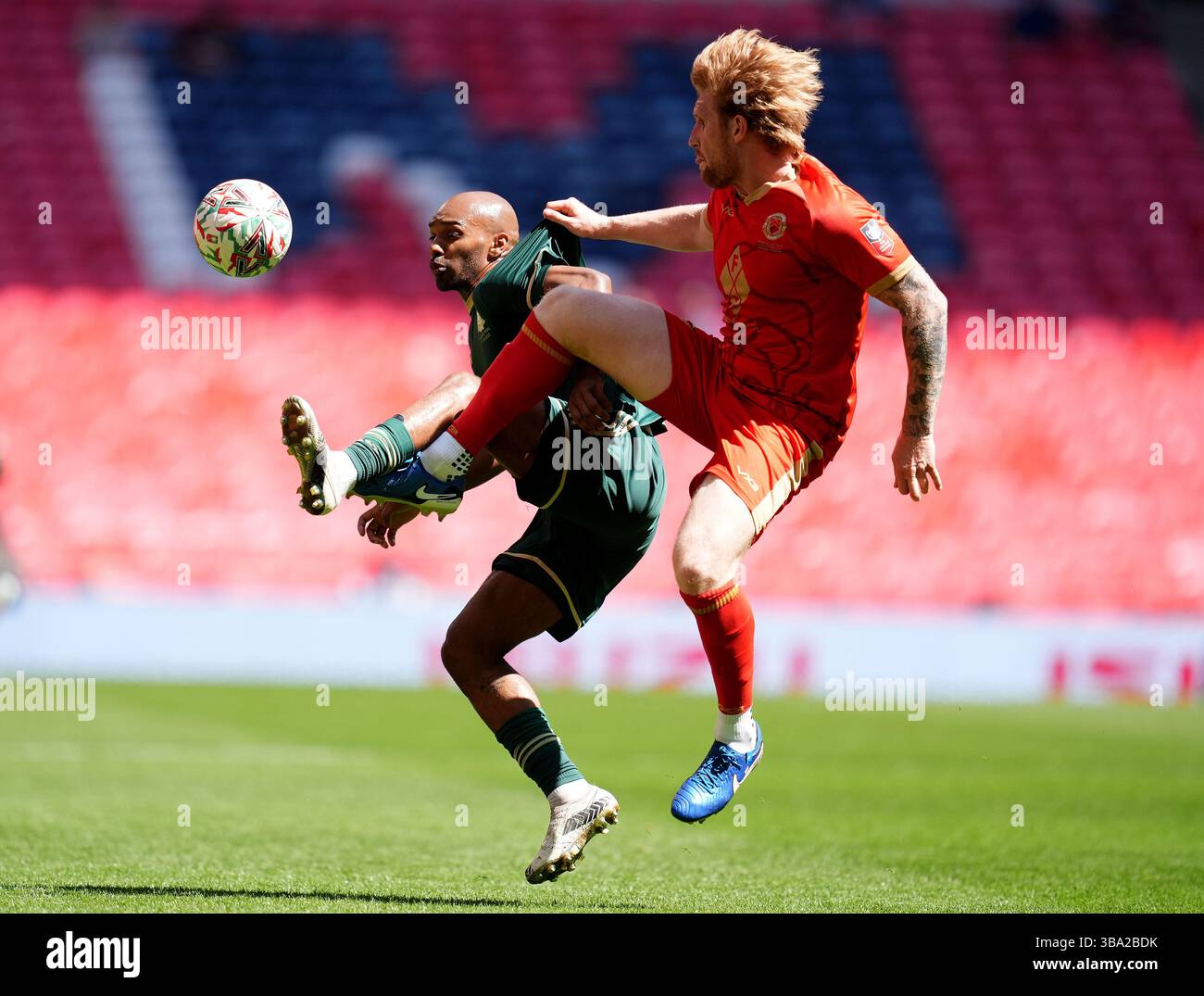 AFC Whyteleafe's Ryan Gondoh and Whitstable Town's Finn O'Mara battle ...