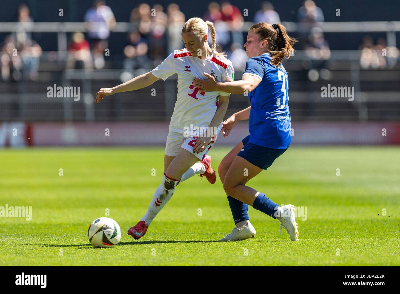 Anna Gerhardt (1. FC K?ln, 21), Emilie Bernhardt (1. FFC Turbine ...