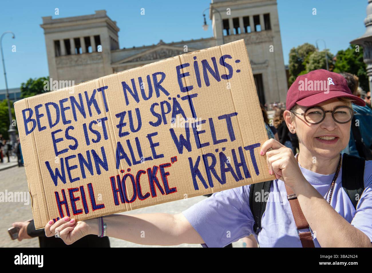 AfD-Verbot jetzt Demo gegen Rechtsextremismus, München, Königsplatz, 11 ...