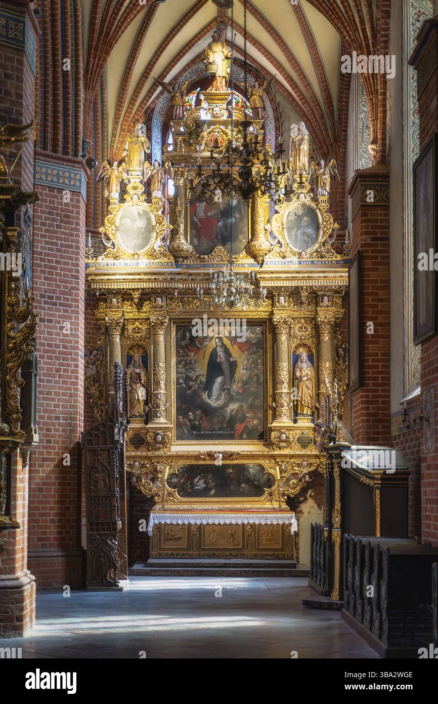 Side altar of Church of the Assumption of the Blessed Virgin Mary ...