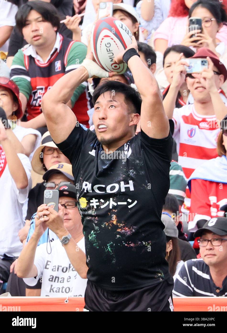 Tokyo, Japan. 11th May, 2025. Ricoh BlackRams Tokyo hooker Shin Ouchi throws the ball during a ...