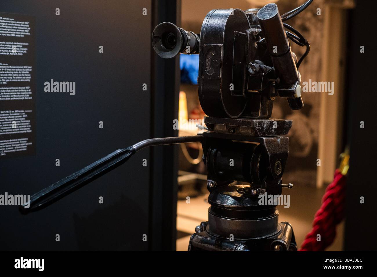 History of motion picture camera hi-res stock photography and images ...