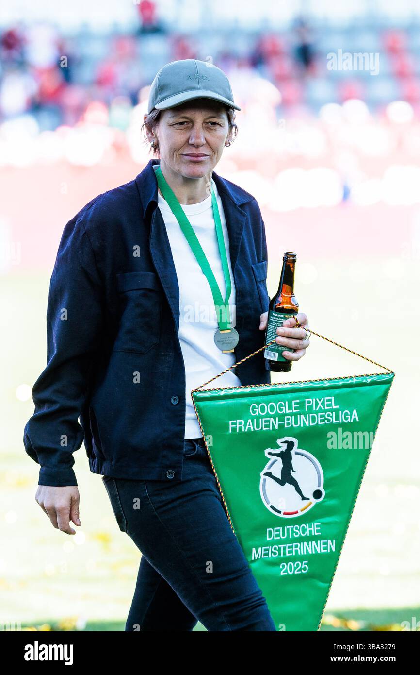 Bianca Rech (Direktorin Frauenfussball FC Bayern M?nchen) mit ...