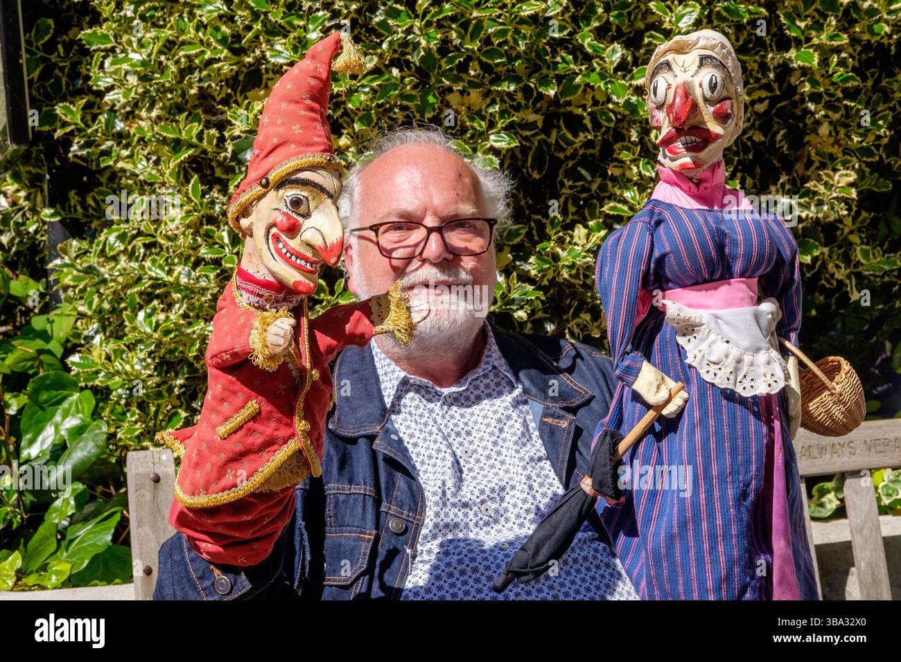11th May 2025, London, UK. Professional puppeteers and puppet ...