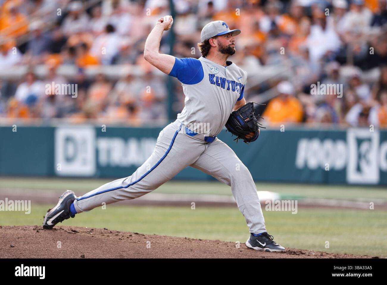 Kentucky Wildcats starting pitcher Nic McCay (5) in action against the ...