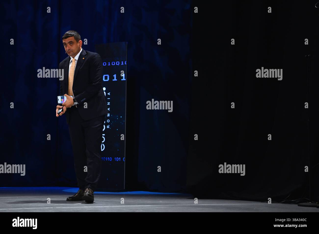 ROMANIA-POLITICS-VOTE-DEBATE Leader of the far-right Alliance for the ...