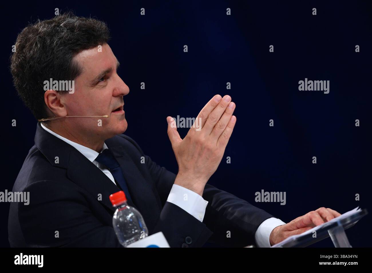ROMANIA-POLITICS-VOTE-DEBATE Presidential candidate Nicusor Dan ...