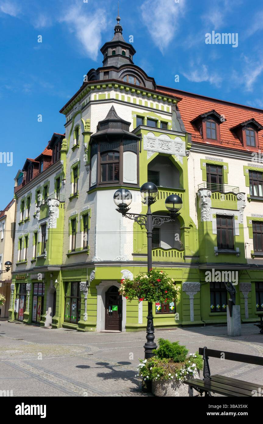 Historic corner building turret hi-res stock photography and images - Alamy