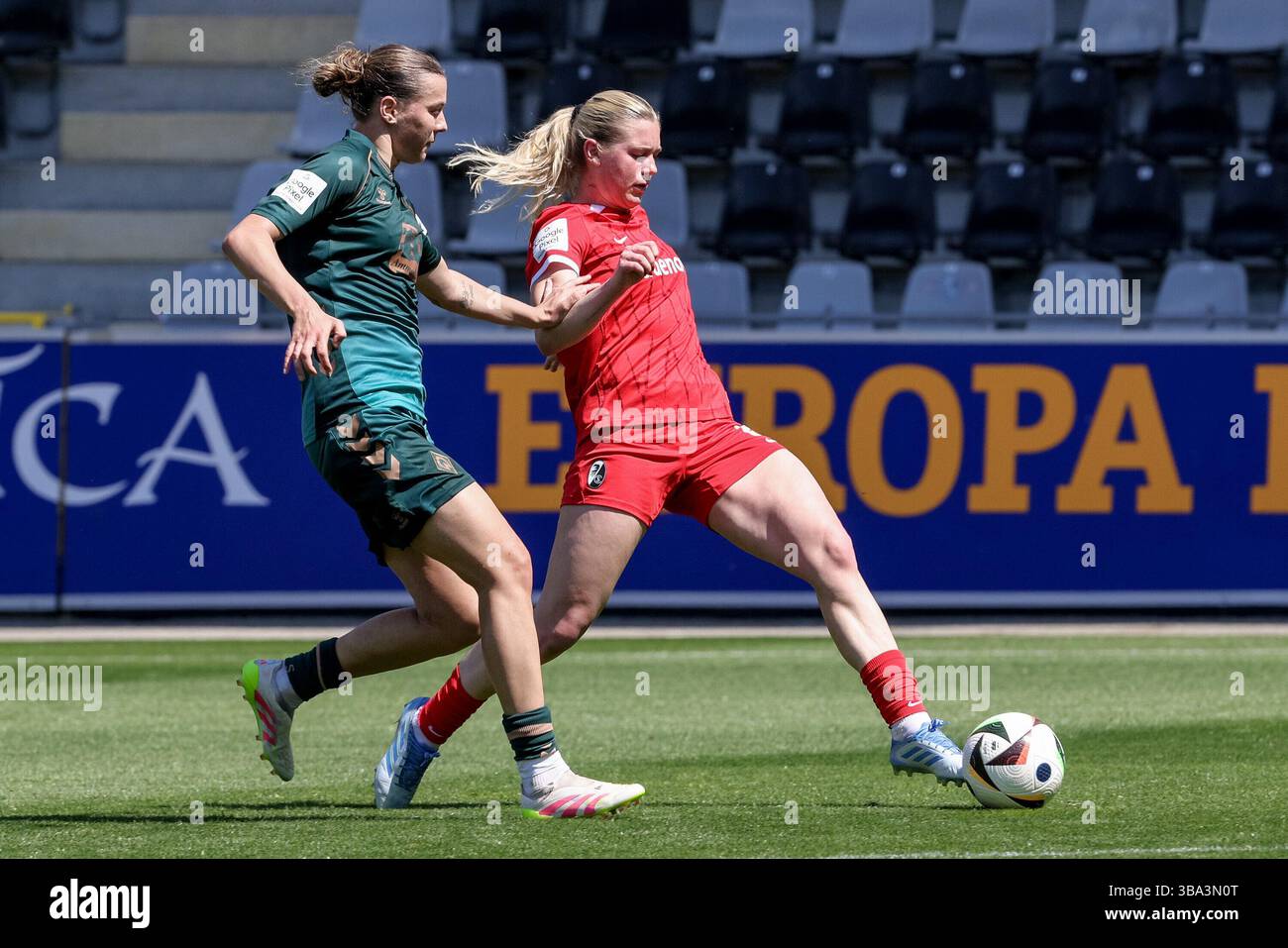 Freiburg, Deutschland. 11th May, 2025. v.li.: Larissa Mühlhaus (SV ...