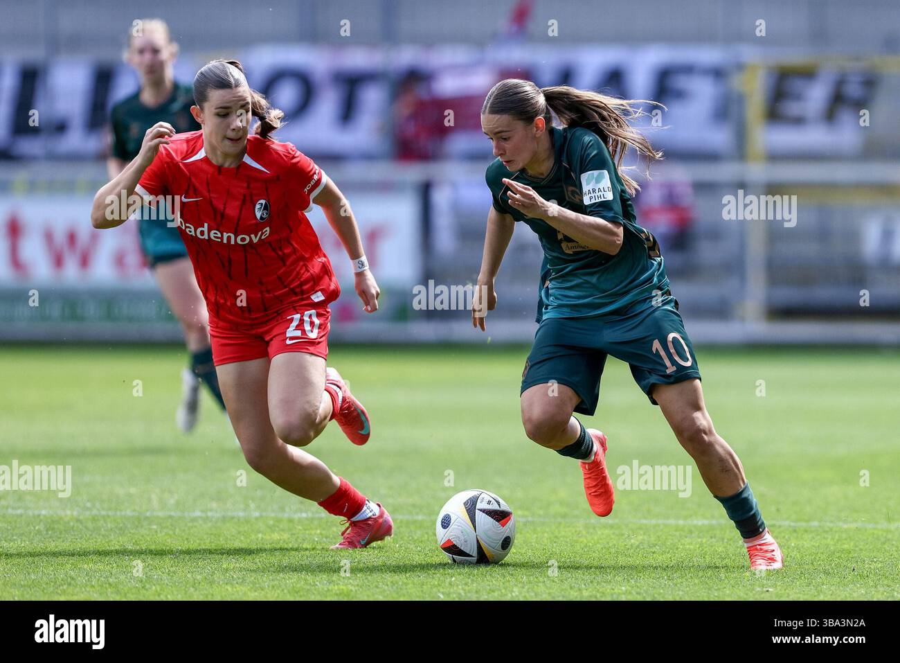 Freiburg, Deutschland. 11th May, 2025. v.li.: Leela Egli (SC Freiburg ...