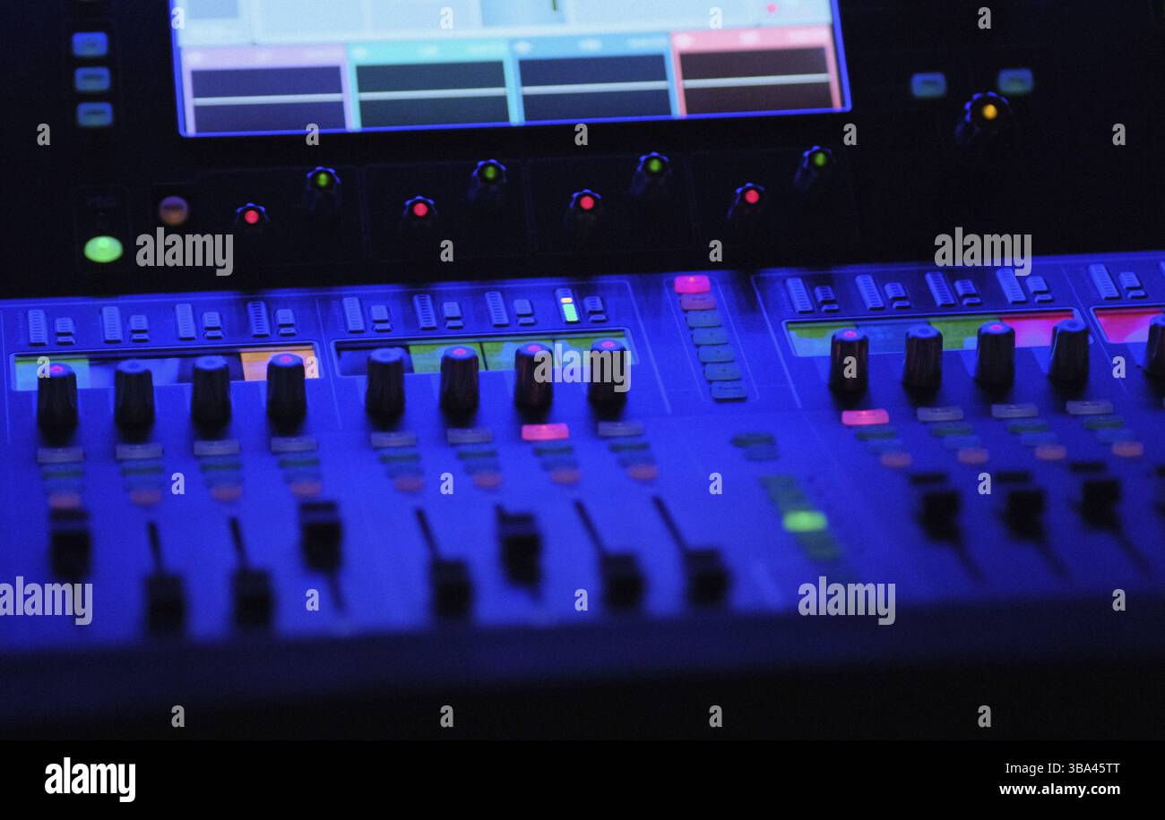 Lighting devices in concert hall hi-res stock photography and images ...