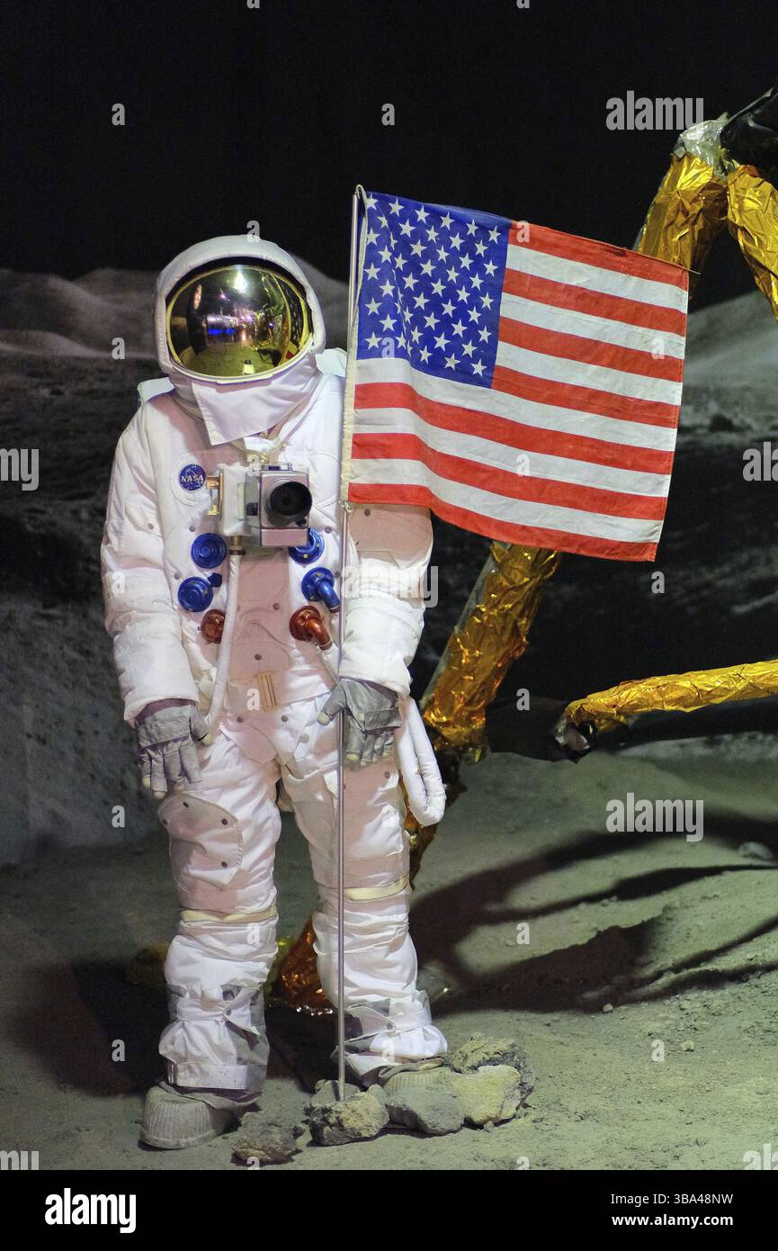 Neil armstrong astronaut hi-res stock photography and images - Alamy
