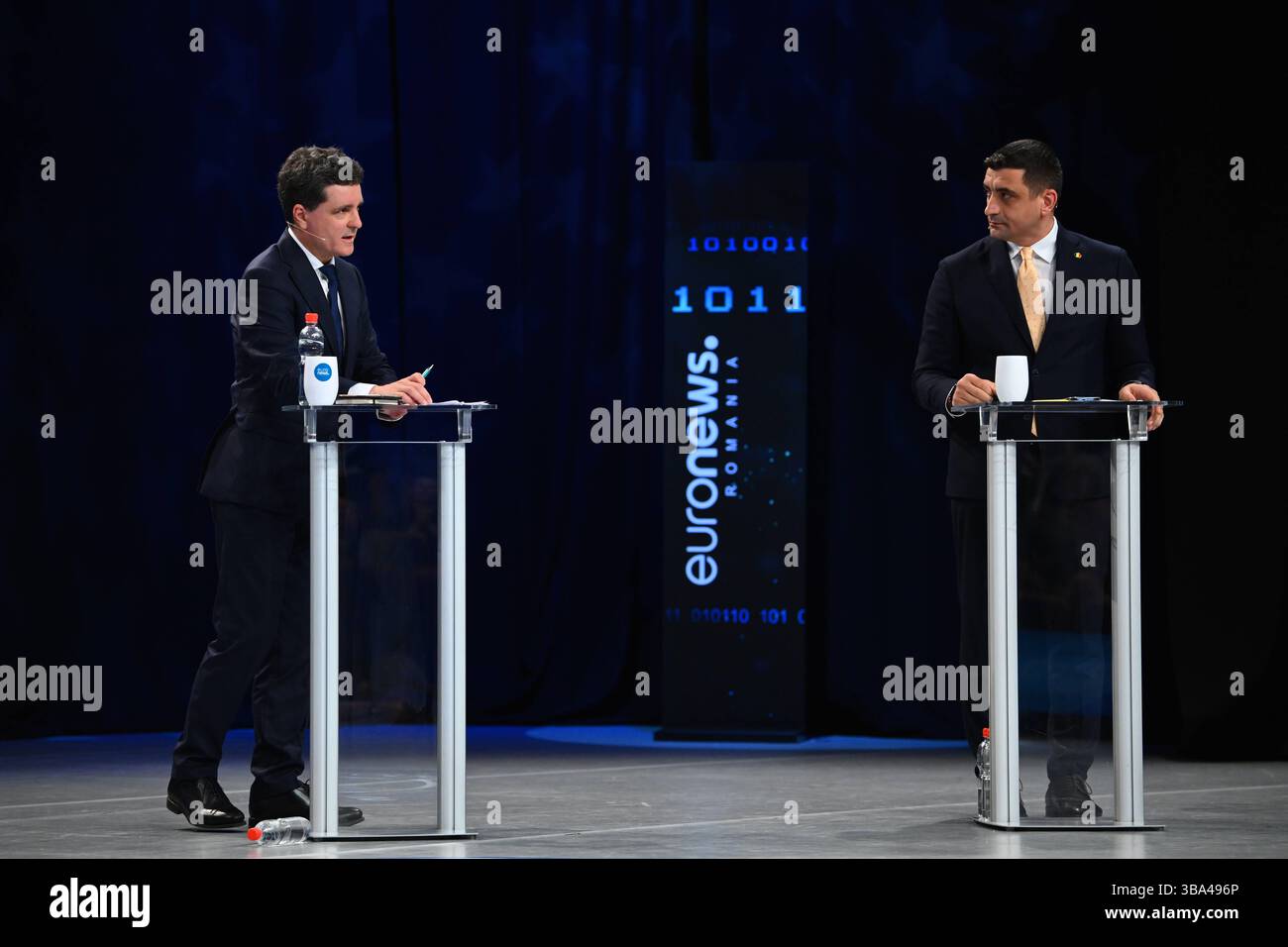 ROMANIA-POLITICS-VOTE-DEBATE Pro-European independent presidential ...