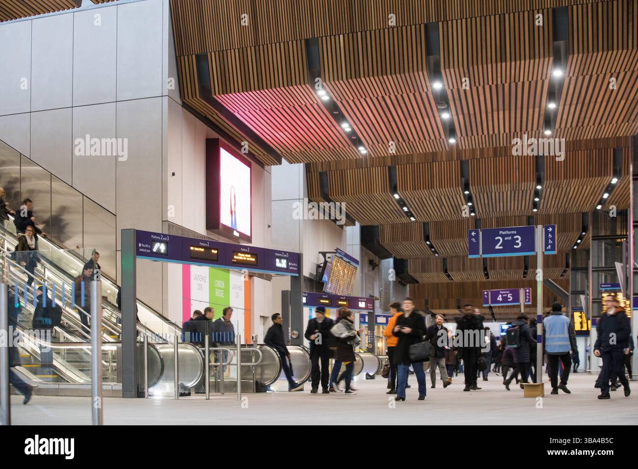 Commuters pass through the concourse at London Bridge Station, heading ...