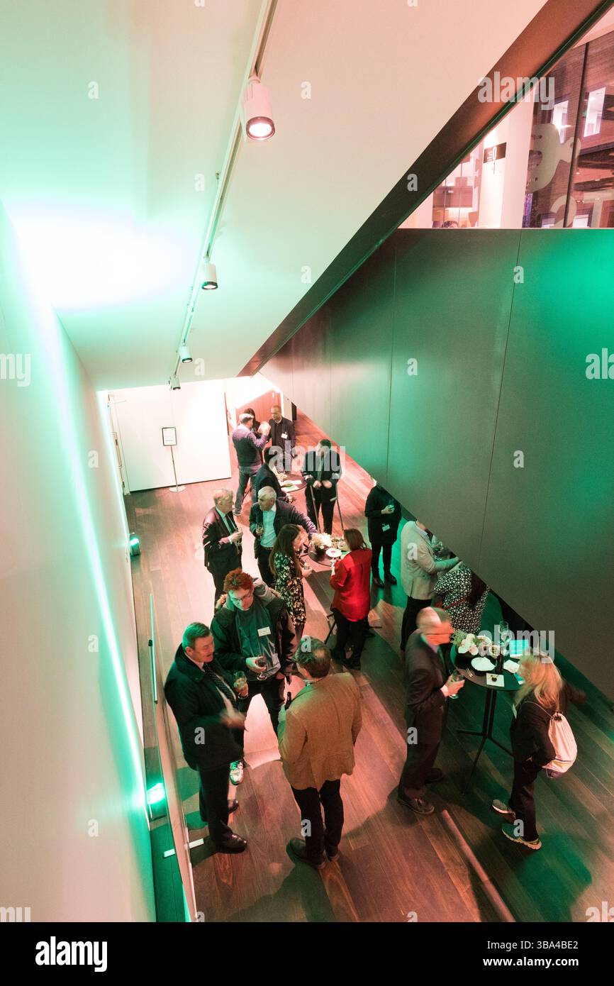 Networking event drinks hi-res stock photography and images - Alamy