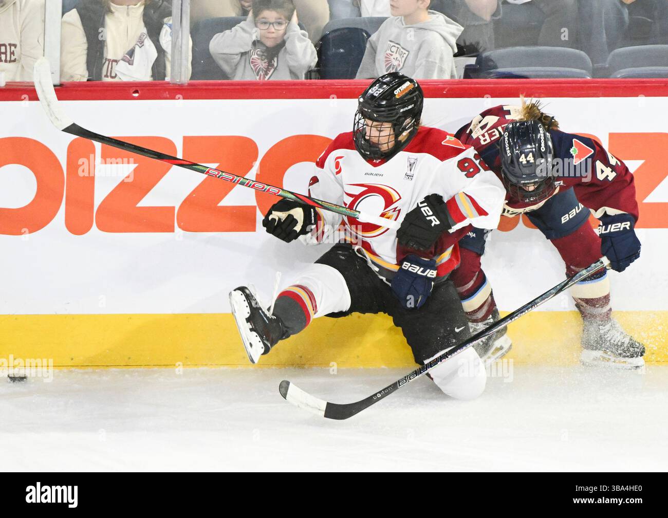 Ottawa Charge's Danielle Serdachny (92) and Montreal Victoire's Amanda ...
