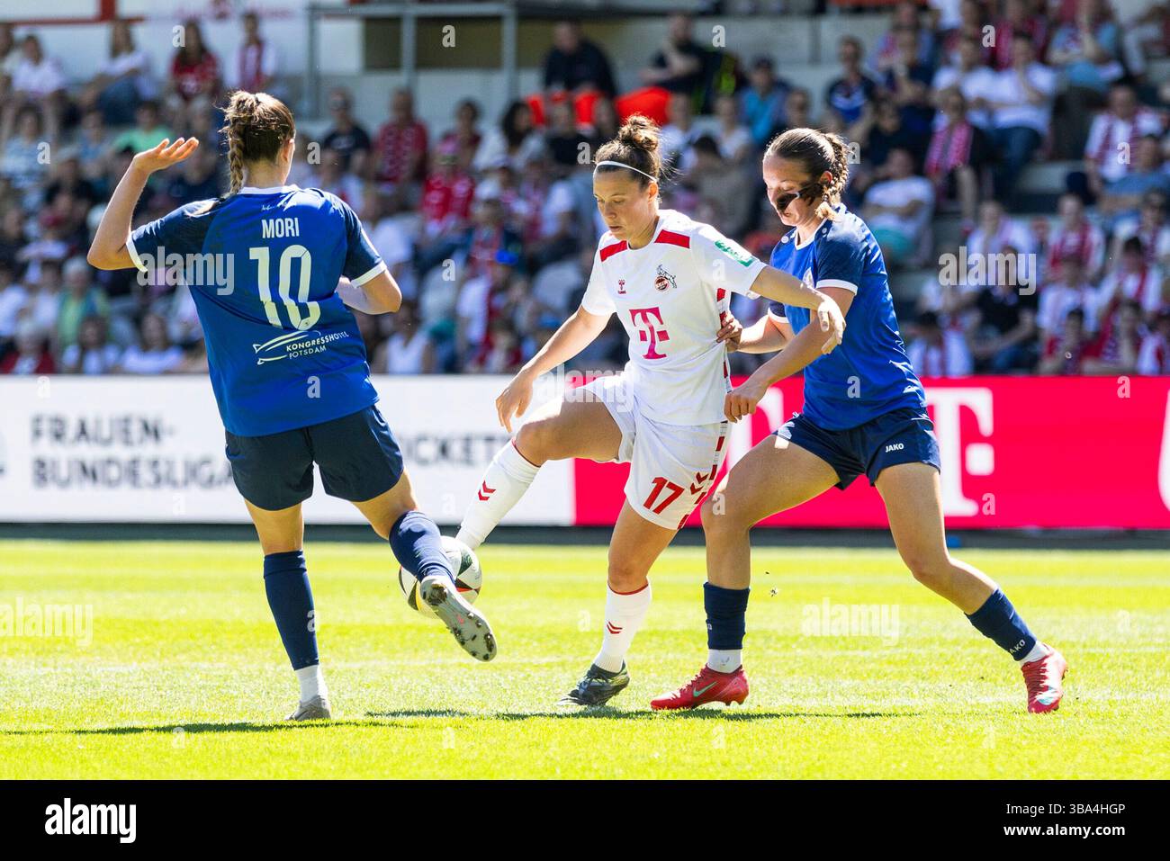 Nicole Billa (1. FC K?ln, 17), Lucia Stritzke (1. FFC Turbine Potsdam ...
