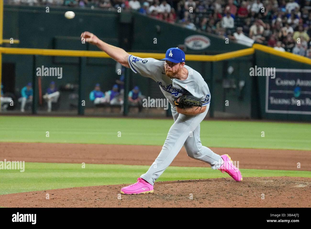 Los Angeles Dodgers pitcher Matt Sauer throws against the Arizona ...