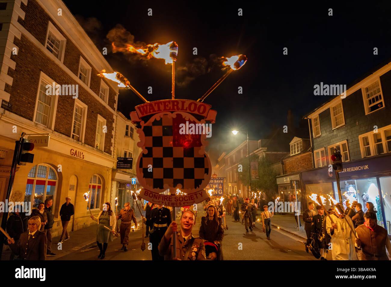 Lewes Bonfire Societies unite in a historic joint torchlit procession ...