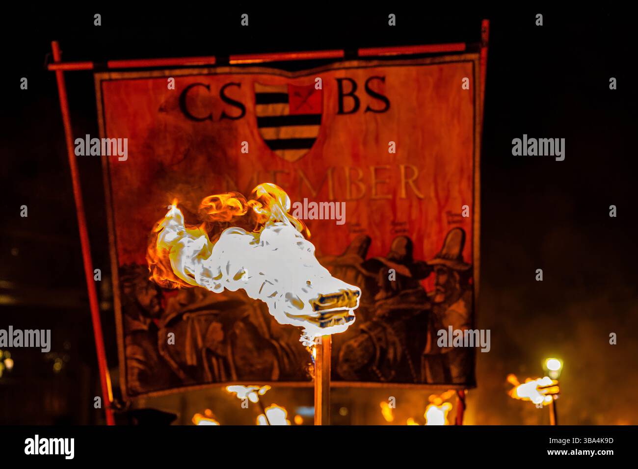 Lewes Bonfire Societies unite in a historic joint torchlit procession ...