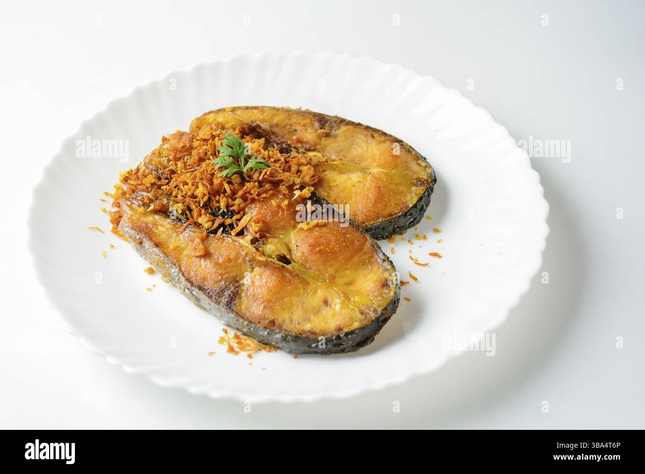 Deep Fried Pangasius fish with Black Pepper Garlic and fish source ...