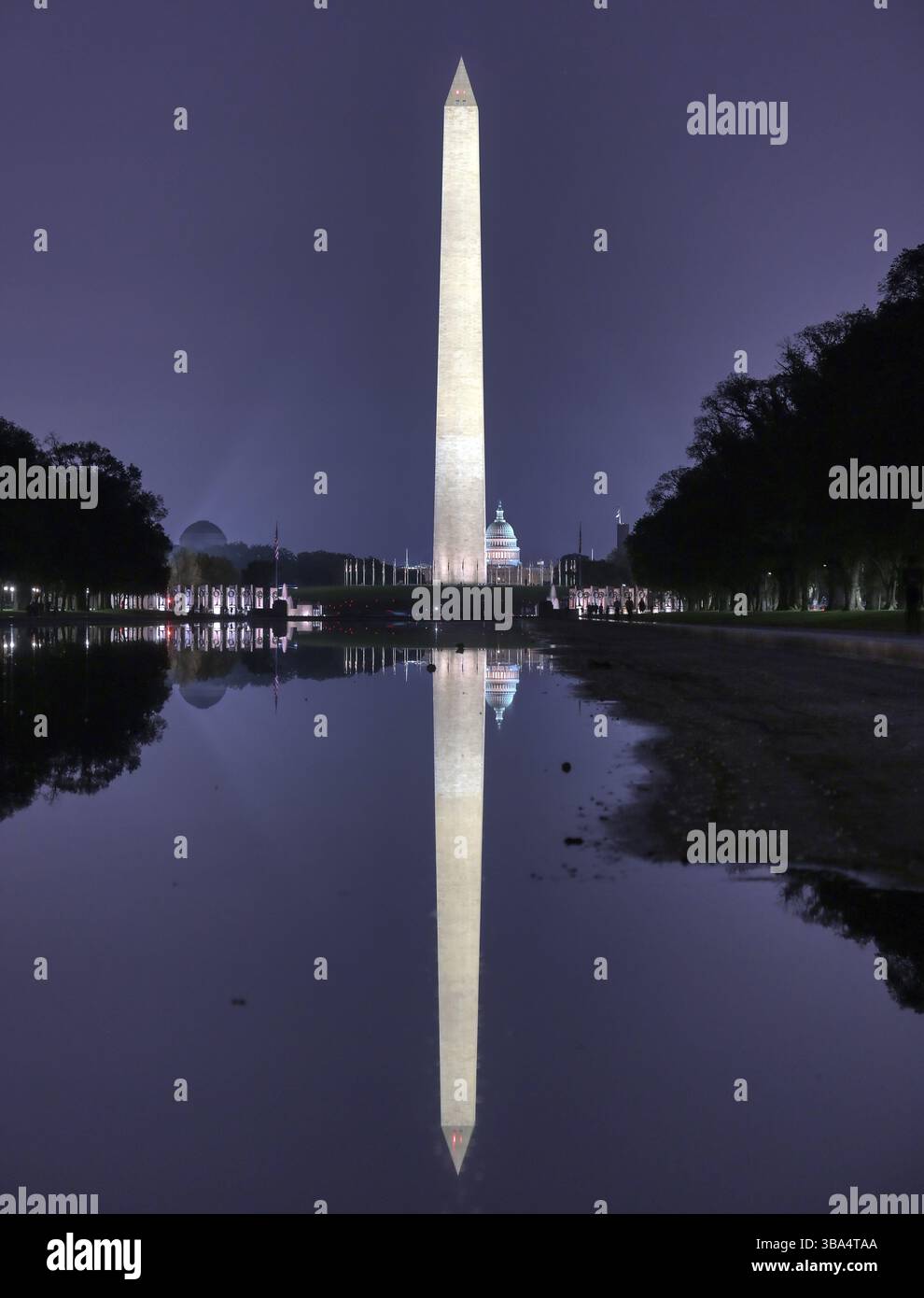 The Washington Monument on the National Mall in Washington, D.C Stock ...