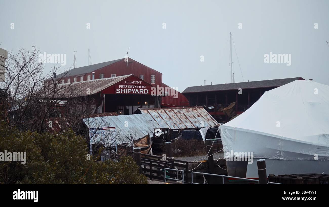 Hb dupont hi-res stock photography and images - Alamy