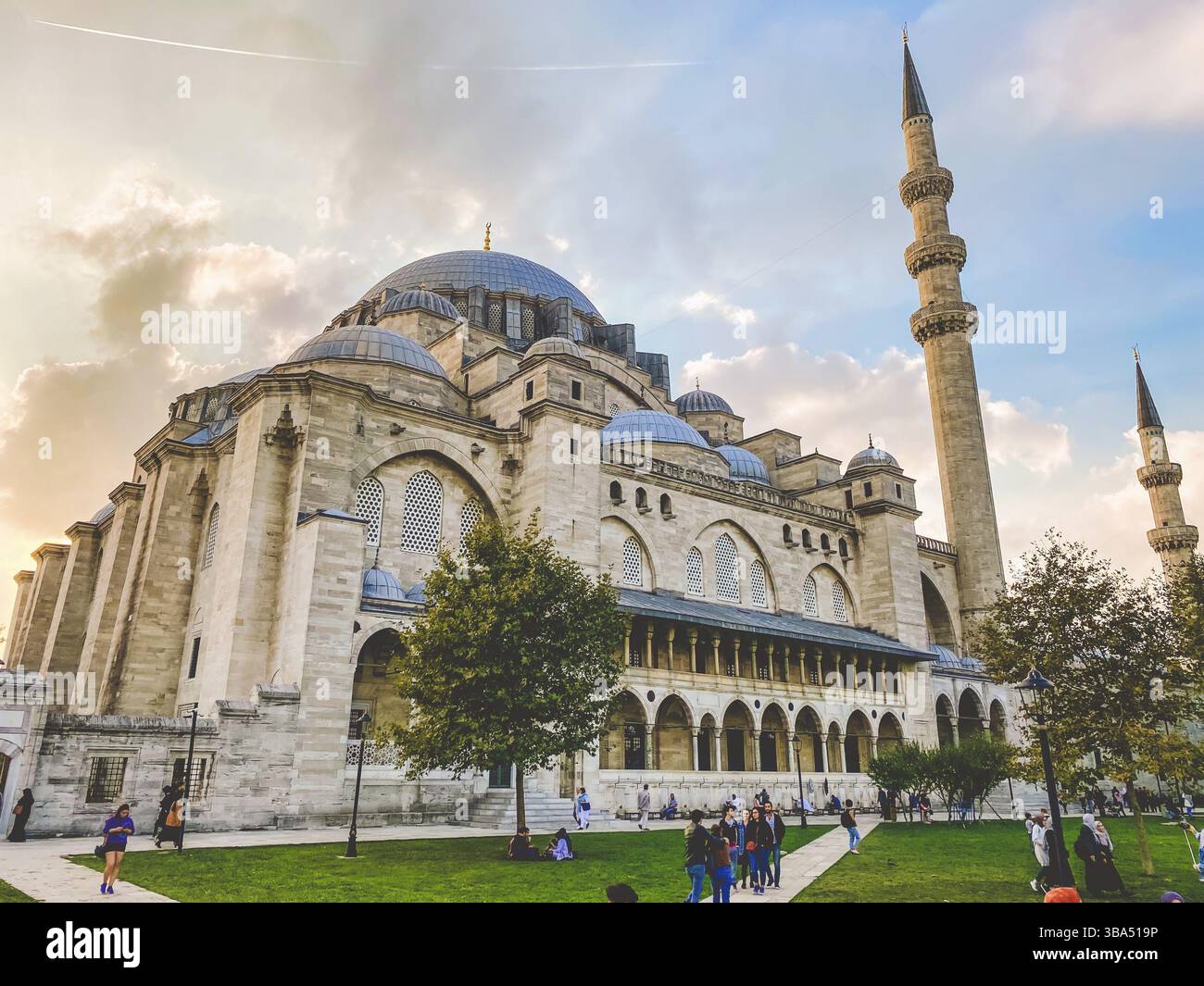 Suleymaniye Mosque. Suleymaniye Camii. Minaret, marmara. Sulaymaniye ...