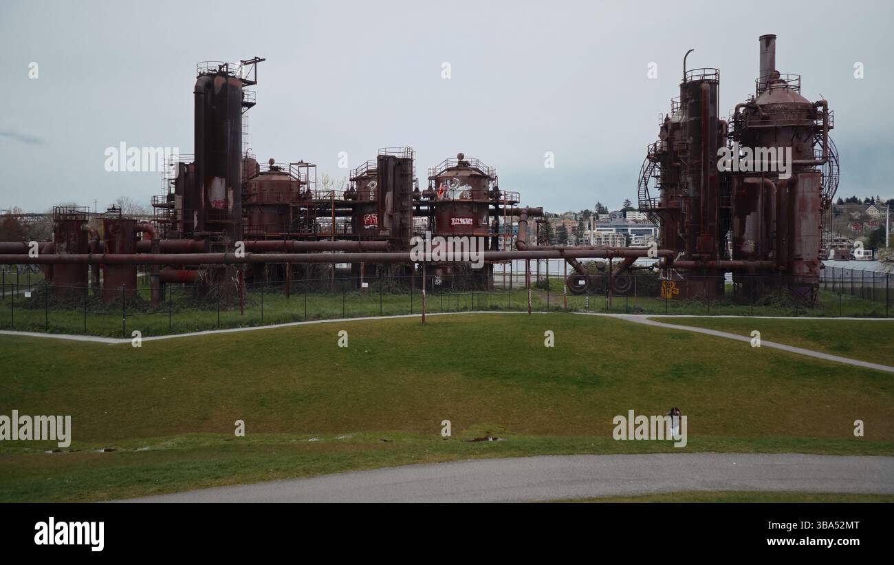 SEATTLE, WASHINGTON - APRIL 10, 2017 - Gas Works Park featuring old ...