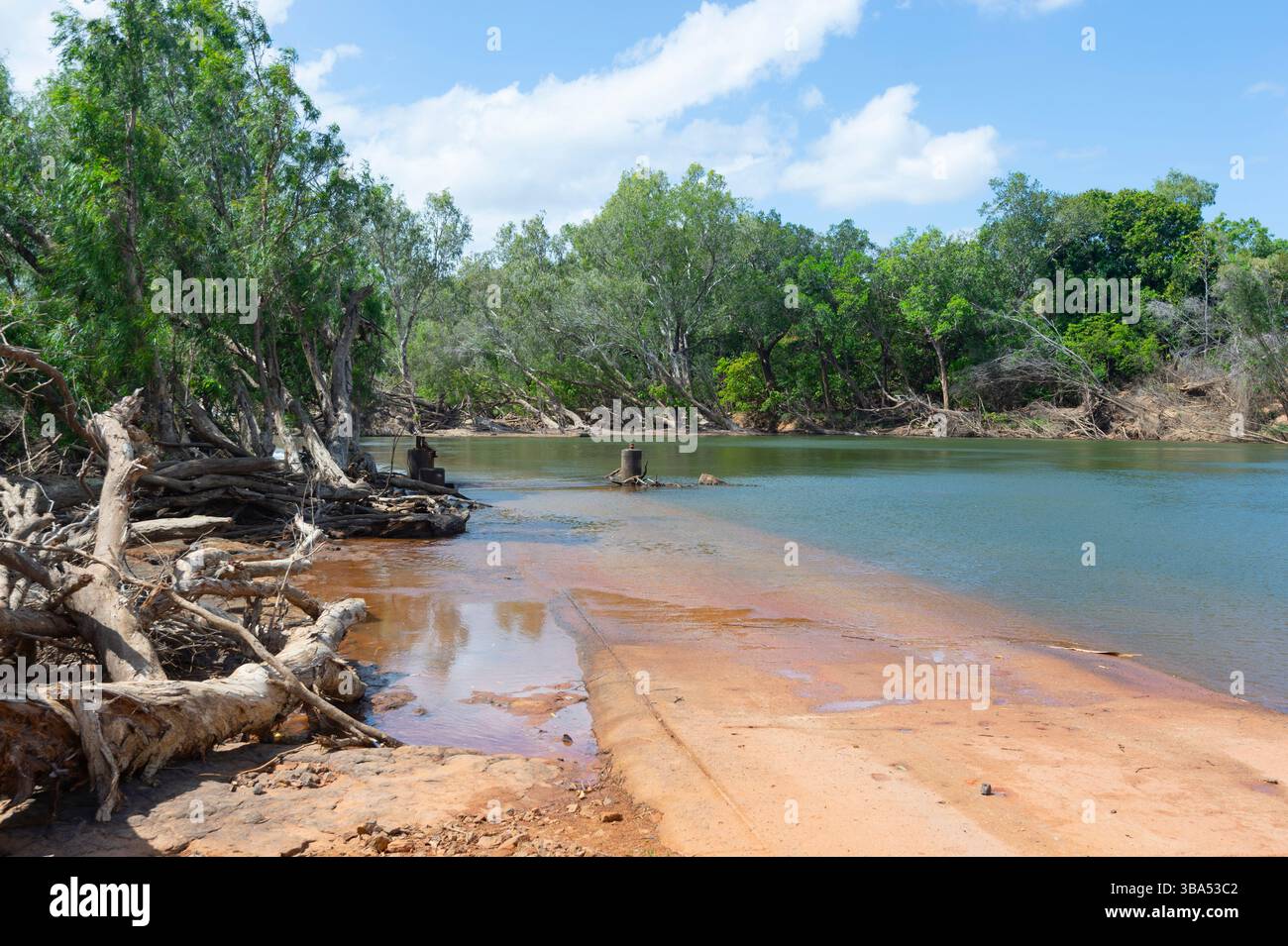 View of the renowned kalpowar Crossing across the Normanby River ...