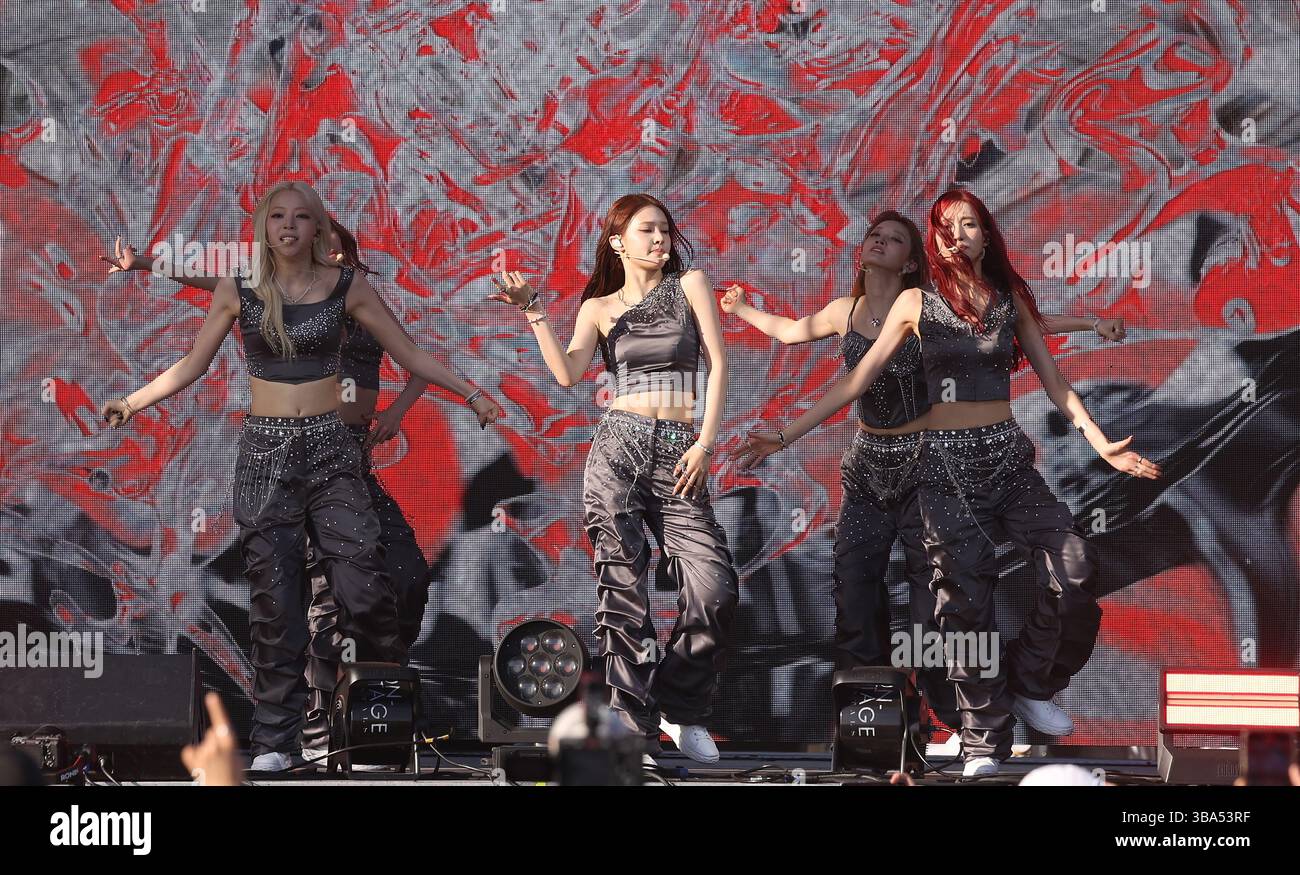 A2O MAY - Quchang, Chenyu, Shijie, Kat and Miche perform onstage during ...