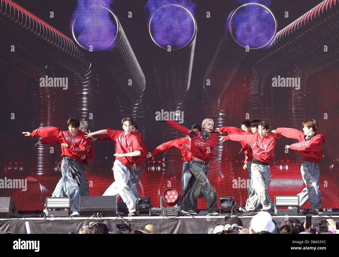 Xikers - Minjae, Junmin, Sumin, Jinsik, Hyunwoo, Junghoon, Seeun, Yujun ...