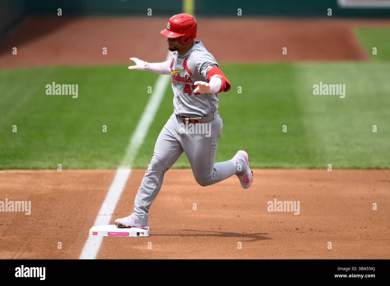 St. Louis Cardinals' Willson Contreras in action during a baseball game ...
