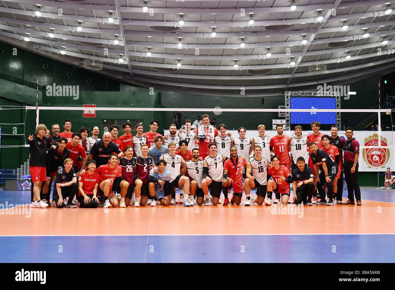 Panasonic Arena, Osaka, Japan. 11th May, 2025. Suntory Sunbirds Osaka ...