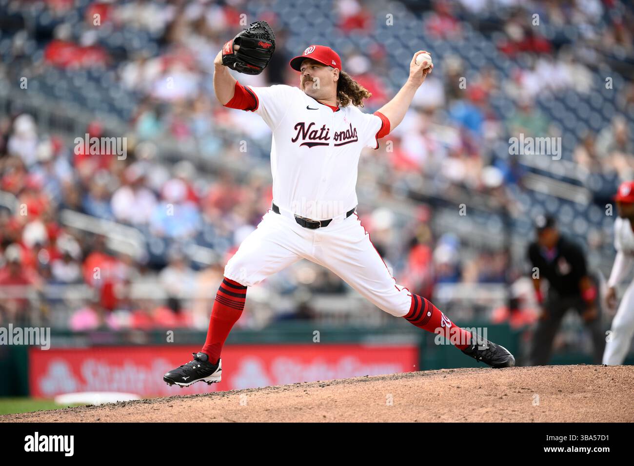 Washington Nationals relief pitcher Andrew Chafin (53) in action during ...