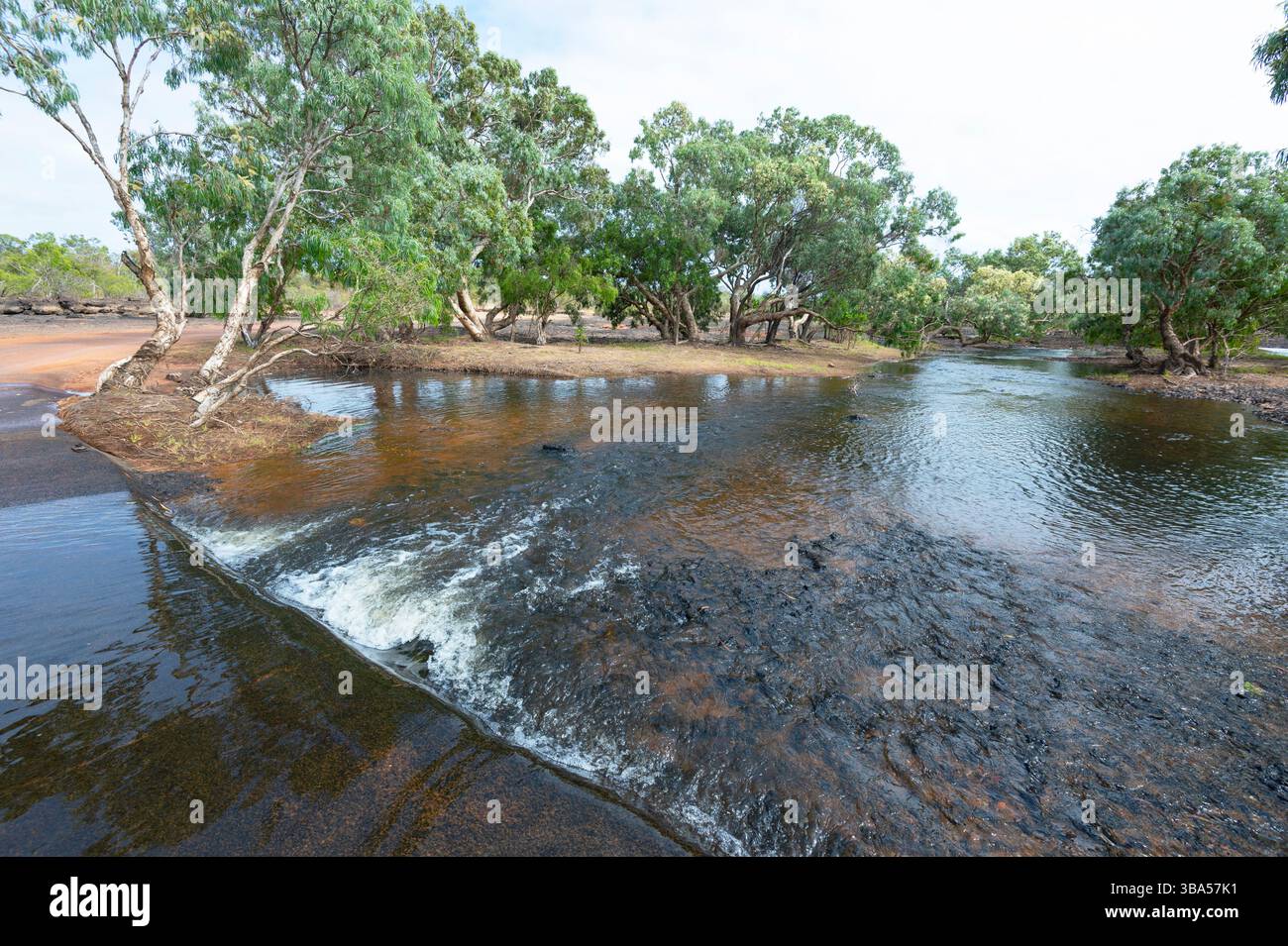 Scenic view of the North Kennedy River at Hann Crossing, Lakefield ...