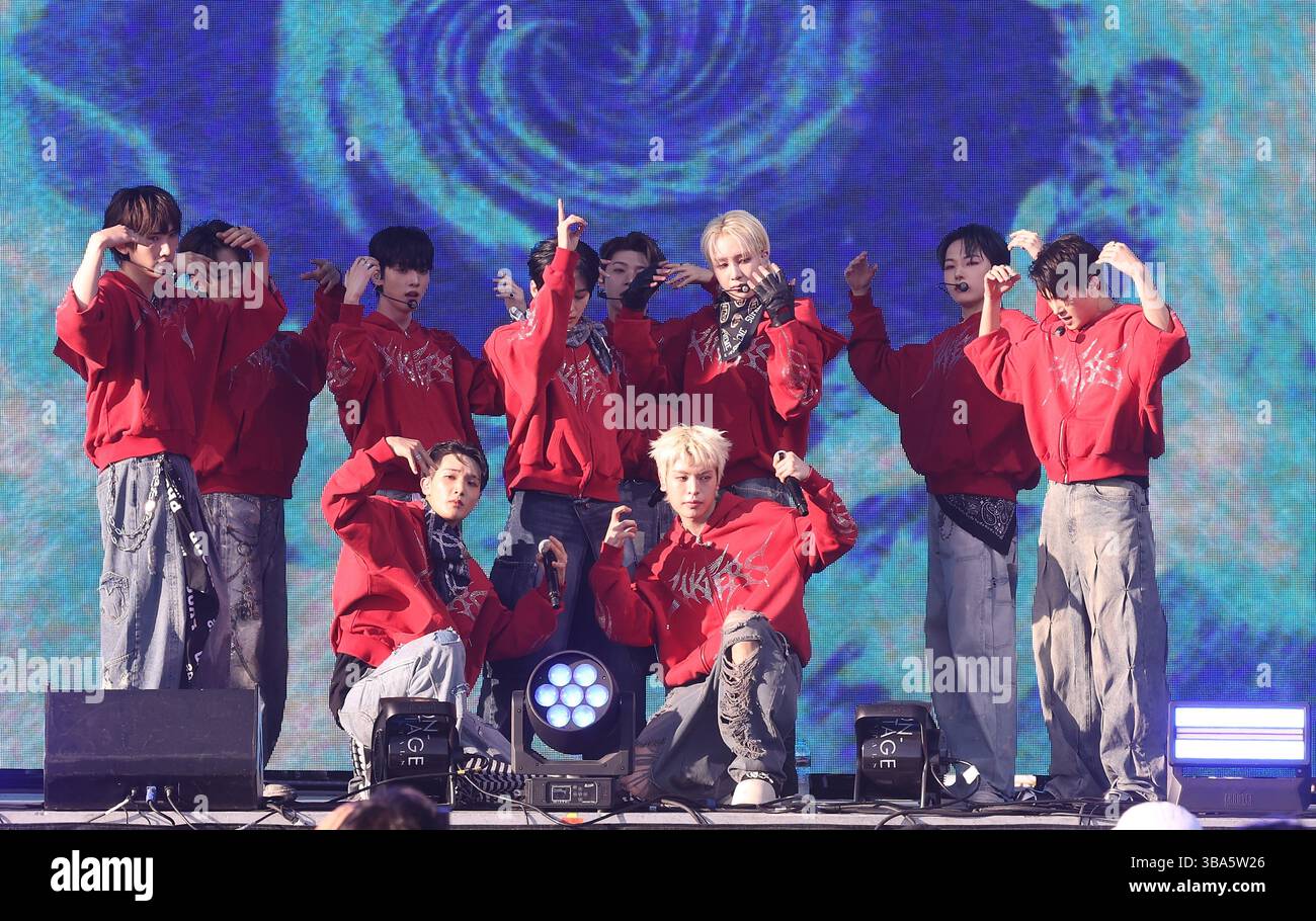 Xikers-Minjae, Junmin, Sumin, Jinsik, Hyunwoo, Junghoon, Seeun, Yujun ...