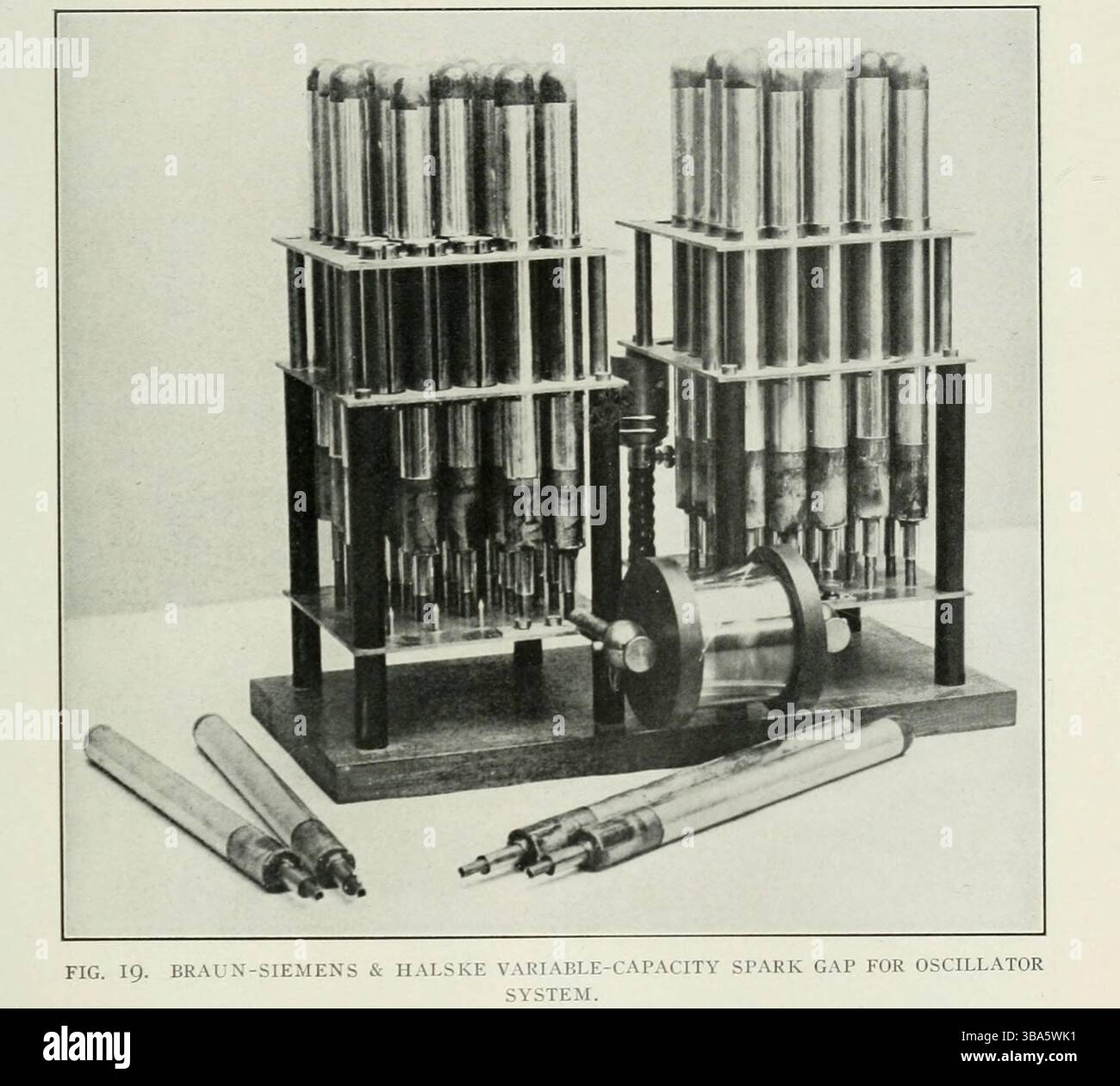 BRAUN-SIEMENS & HALSKE VARIABLE-CAPACITY SPARK GAP FOR OSCILLATOR ...